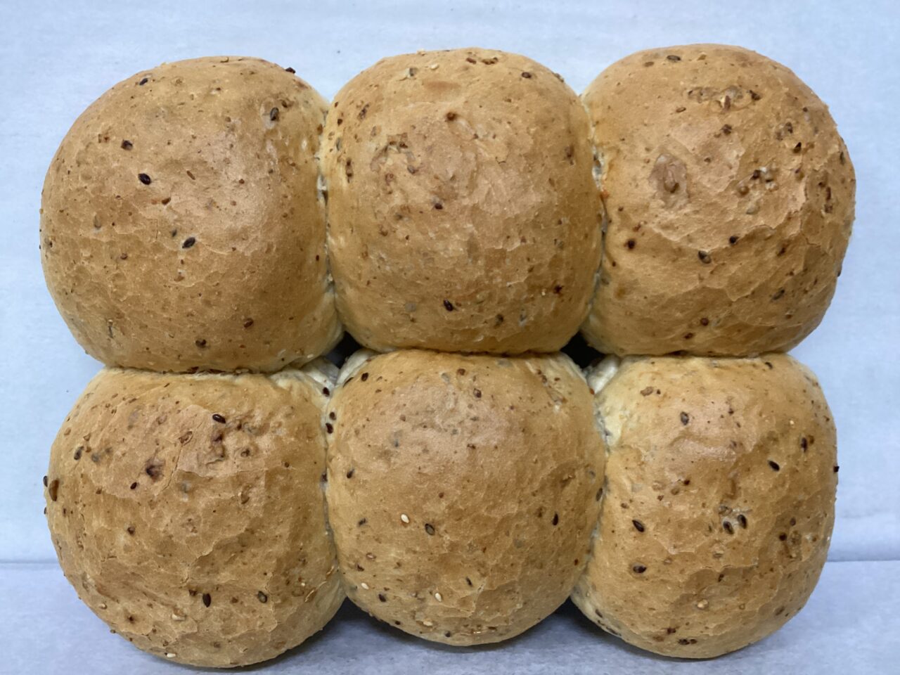 BATCHED MULTIGRAIN ROLLS 6pk PLAIN 90g | Casuarina Beach Bakery